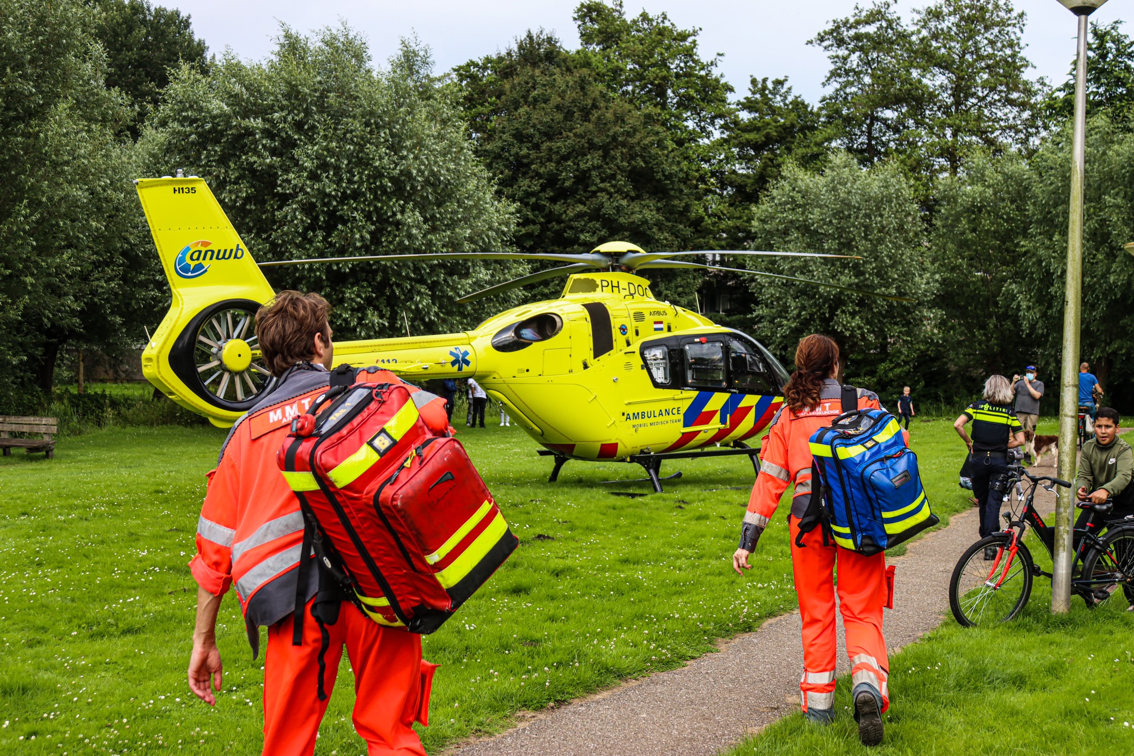 Fietser (67) komt om het leven na aanrijding met voertuig van Marechaussee